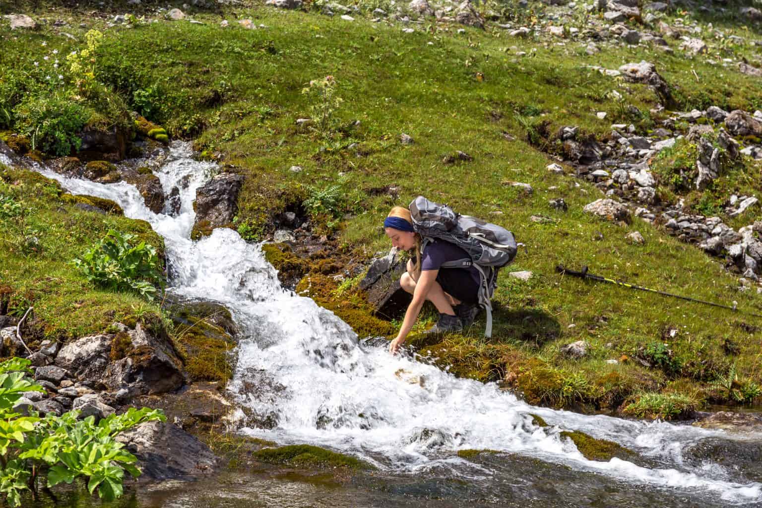 7 Best Filtered Water Bottles For Travel And Hiking - Traveling Ness